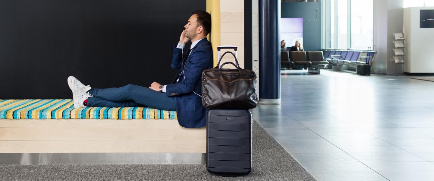 What happens to unattended baggage at the airport? | Finavia