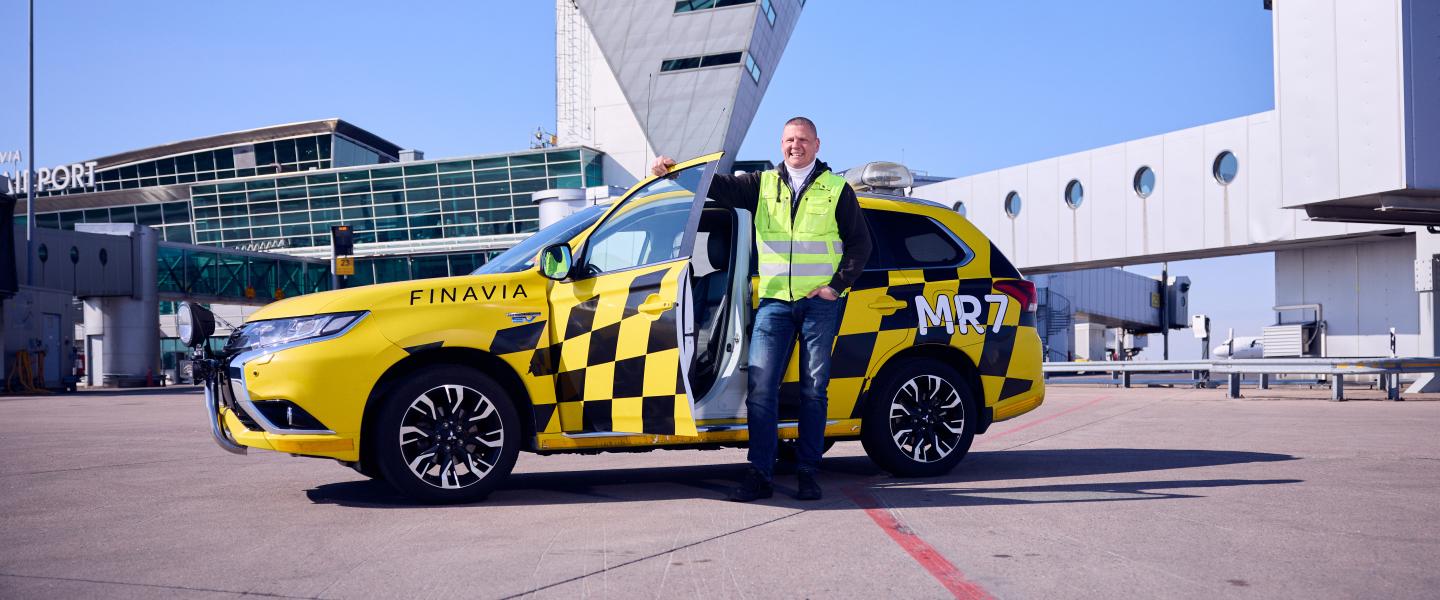 Läs om Finavias marshallers arbete : flygplatsens ”sheriff” ansvarar ...